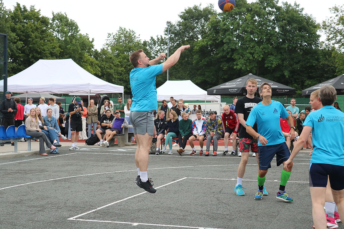 Premiere of "Campus Champions" tournament: ball game variety at ...