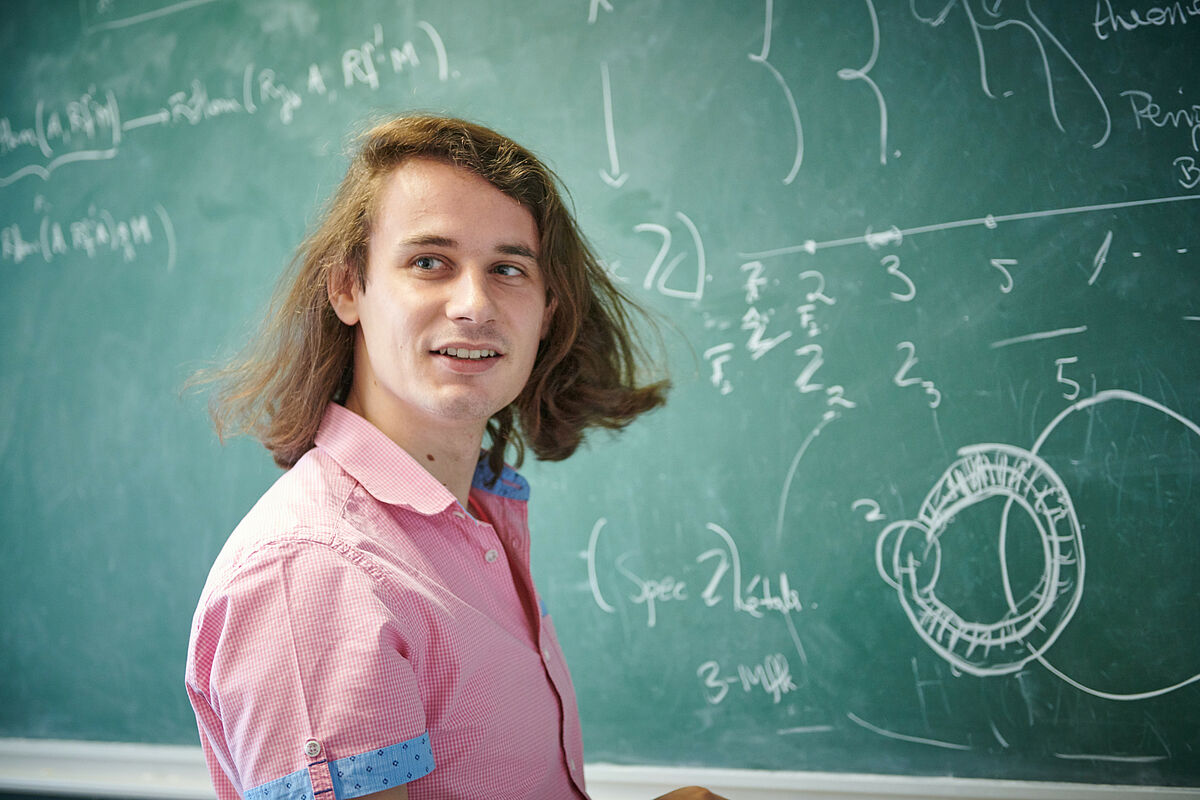 Weierstrass Lecture 2022: Interview on the research of Prof. Dr. Peter ...