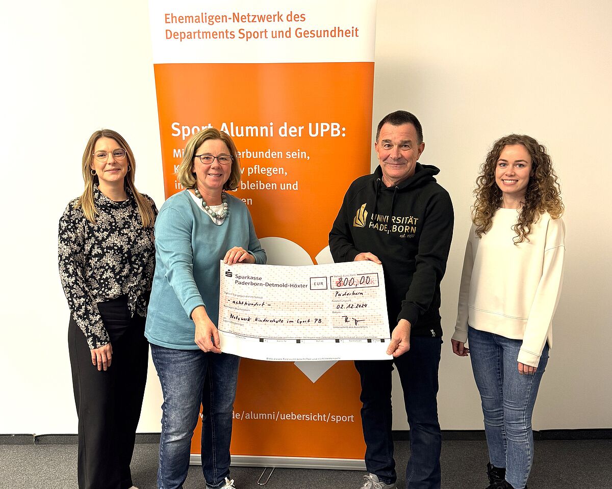 Paderborn University's alumni sports network donates to a good cause