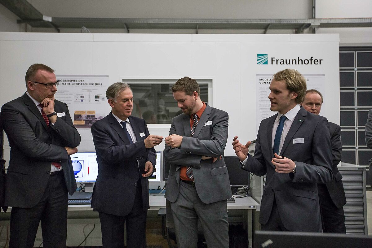 Fraunhofer IEM feiert Eigenständigkeit mit Partnern aus Industrie und ...