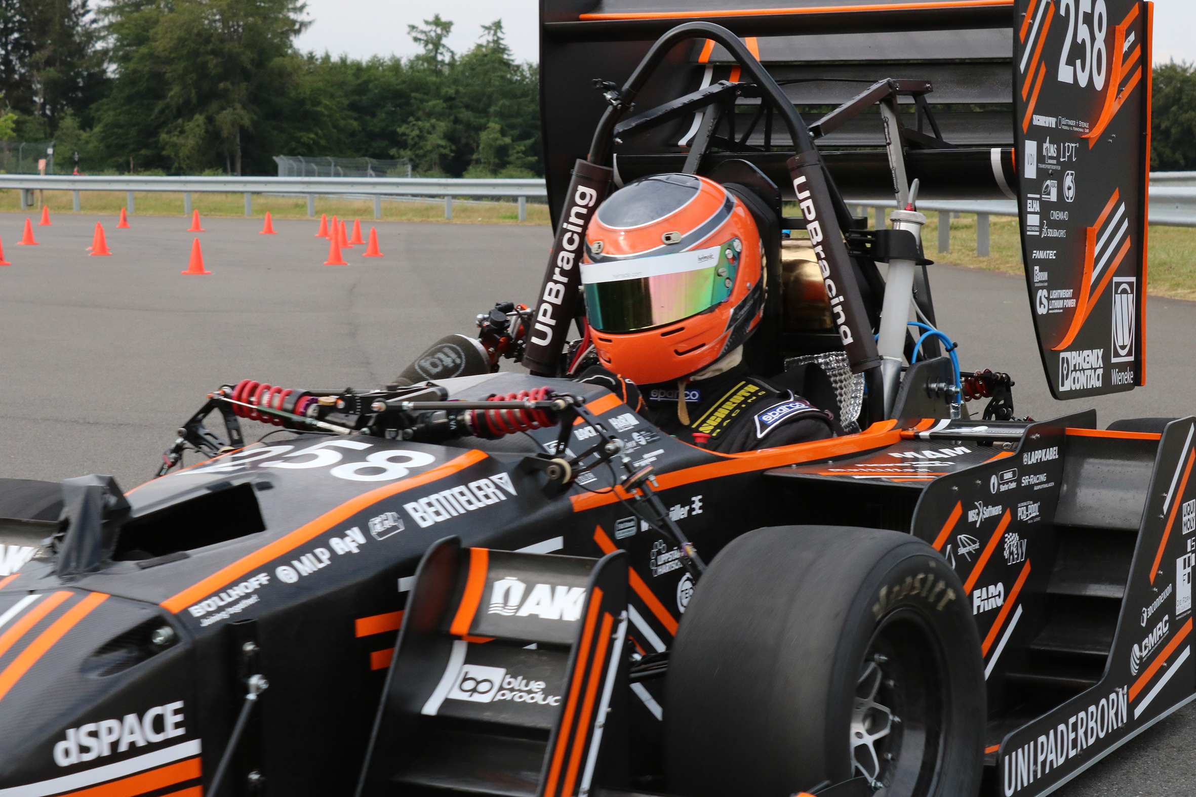 Viertes VDI OWL Racing Camp mit 23 Studierendenteams am Bilster Berg